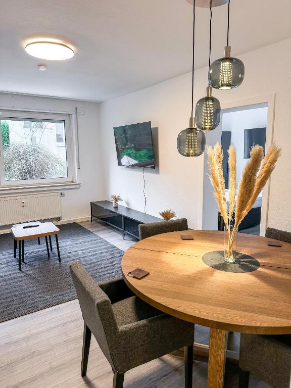 City Apartments Essen for up to 6 person with 4K TV and kitchen, Essen ...