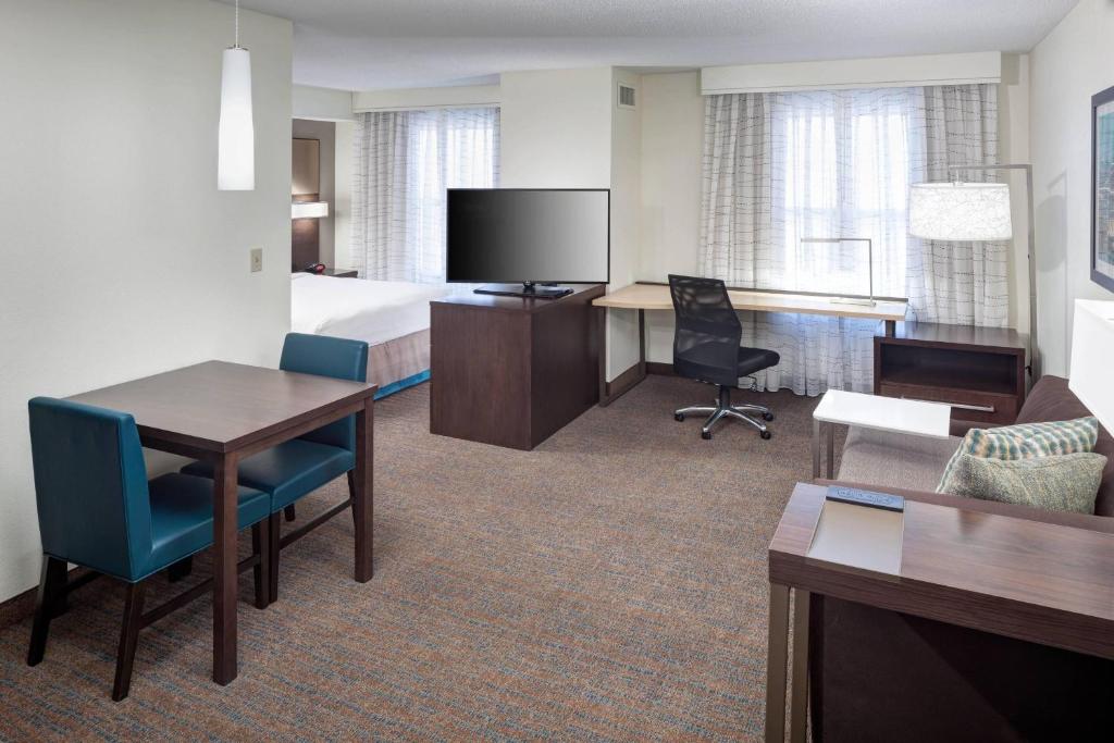 Residence Inn Kansas City Country Club Plaza, Kansas City (updated ...