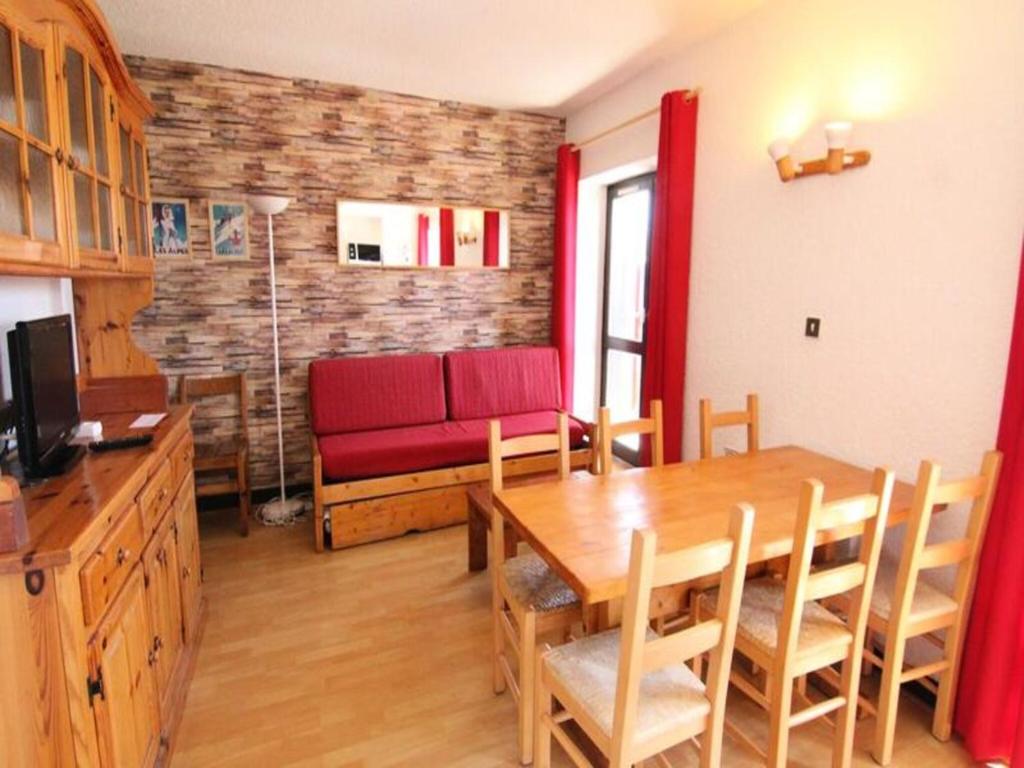 2 Rooms for 6 People, Huez (updated prices 2025)