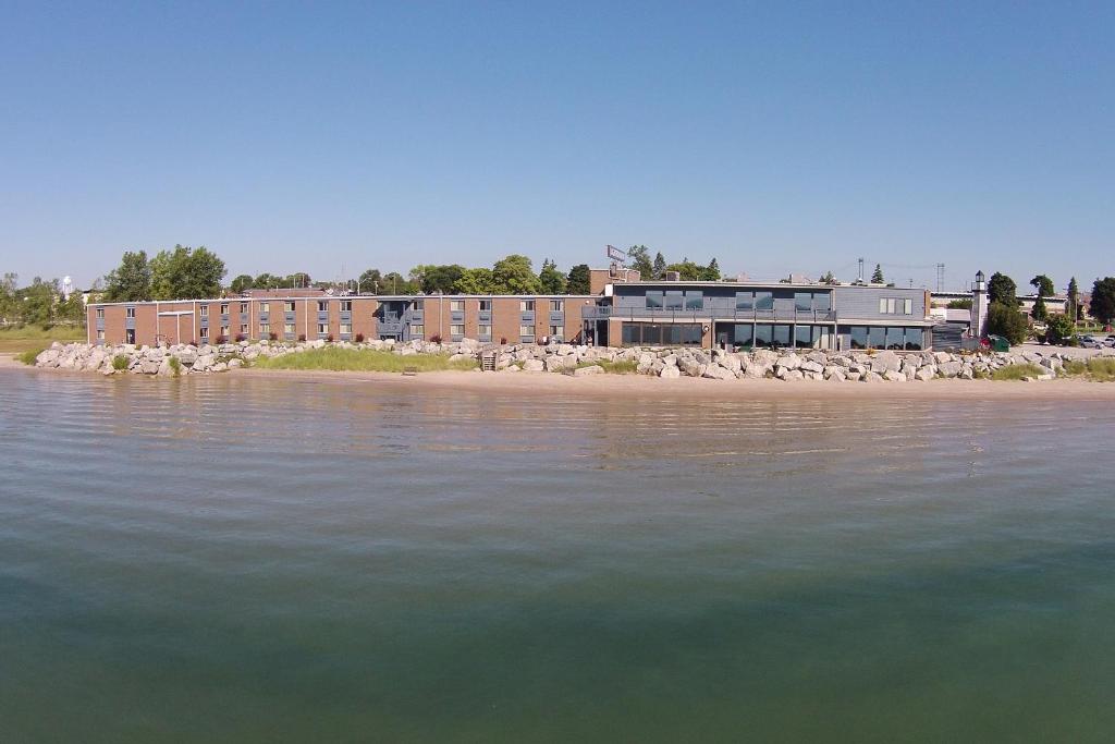 Lighthouse Inn - Two Rivers, Two Rivers (updated prices 2025)