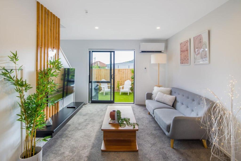 Hideaway in the Grove, Lower Hutt (updated prices 2026)