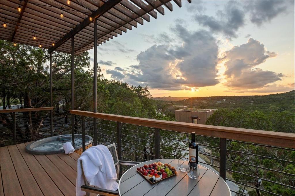 Onera Wimberley, Wimberley (updated prices 2025)