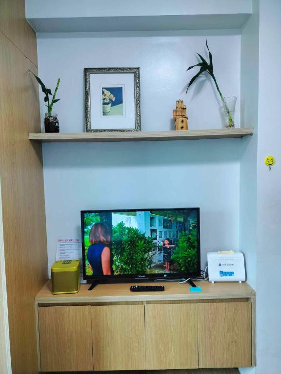 5th Floor Studio Type Unit with Street View, Manila (updated prices 2025)