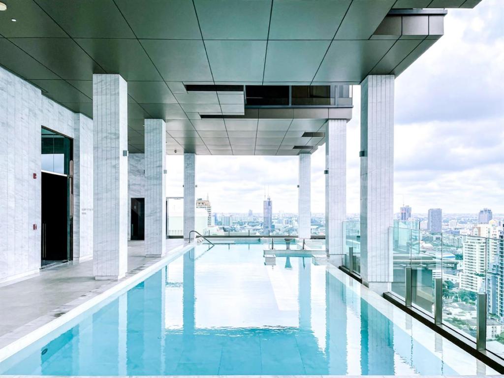 1million Dollar Stunning Ultra Luxury Phrom Phong Sleeps 4 Sky Pool, Bangkok (precios ...