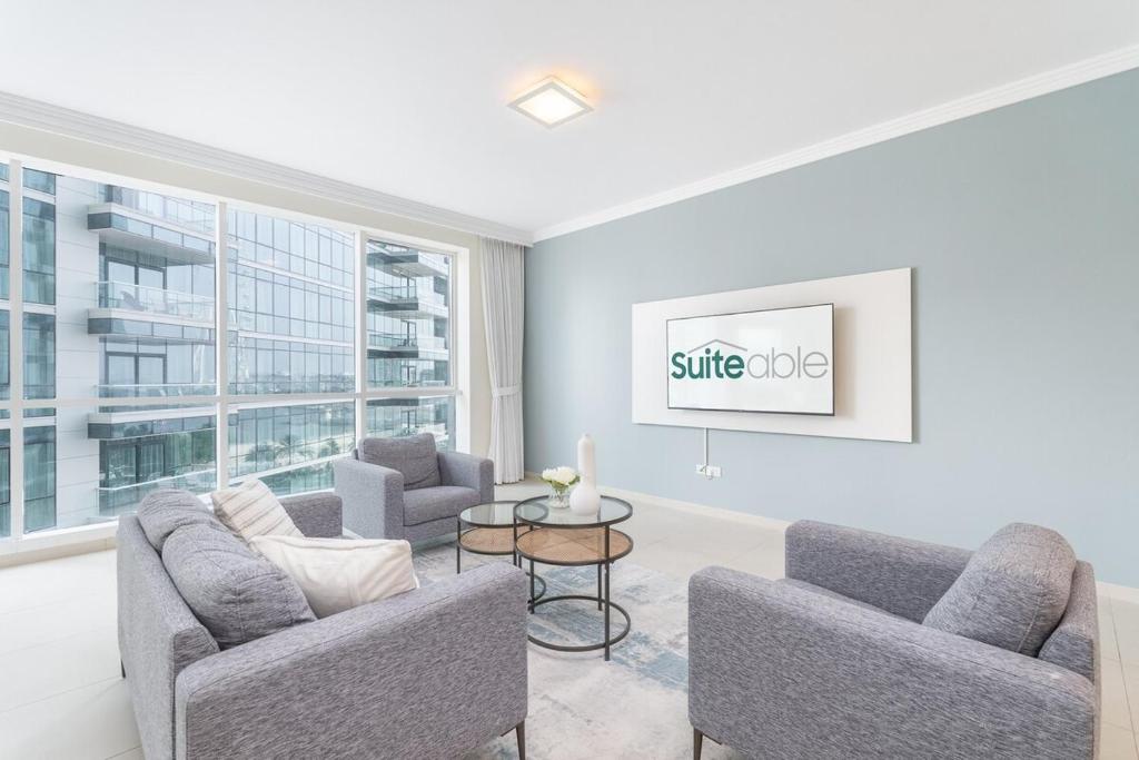 Premium 3-bedroom with Direct Beach Access in JBR, दुबई की (2026 के लिए ...