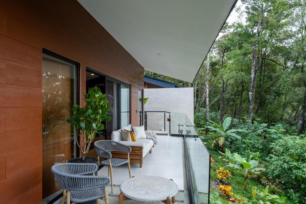 Koora Monteverde a Cloud Forest Hotel by Sandglass, Monteverde Costa ...