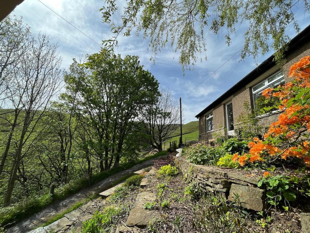 Hill Crest, Marsden (updated prices 2025)