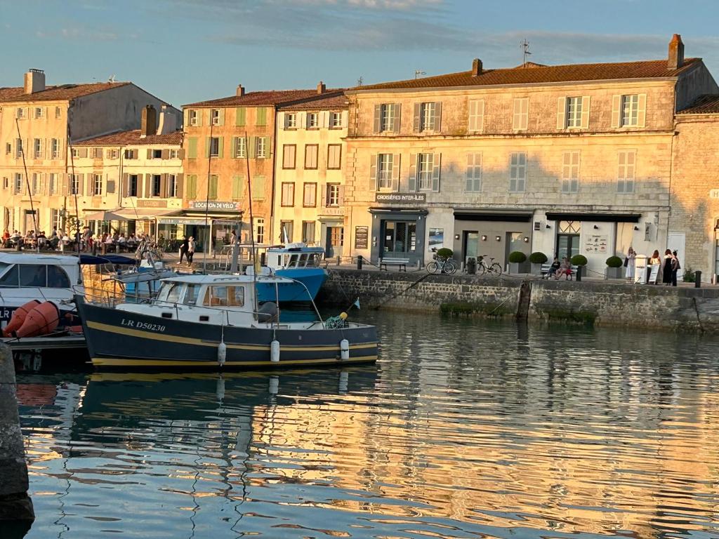 Vue sur le port, Saint-Martin-de-Ré (tarifs actualisés, 2026)