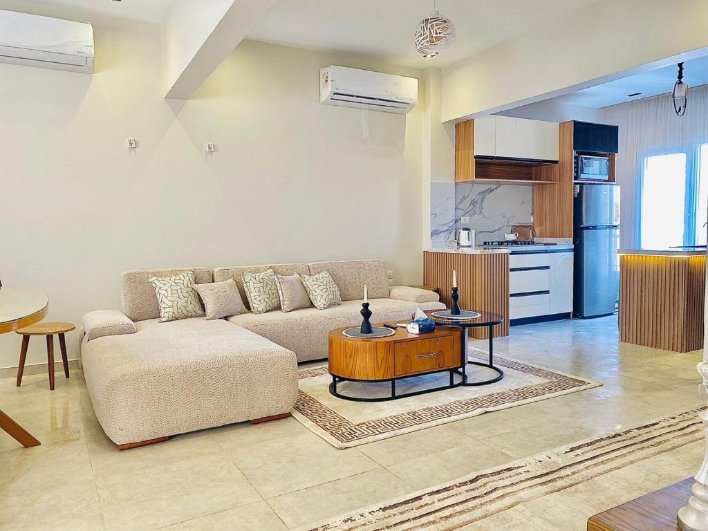 Luxury studio one bedroom in sheikh zayed, Sheikh Zayed (aktualisierte ...