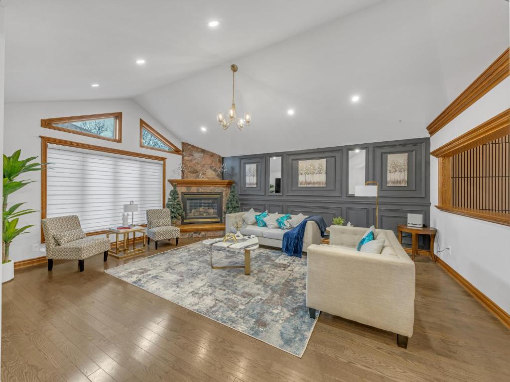 Spacious 3BR Near Ambassador & Gordie Howe Bridges, Sandwich (updated ...