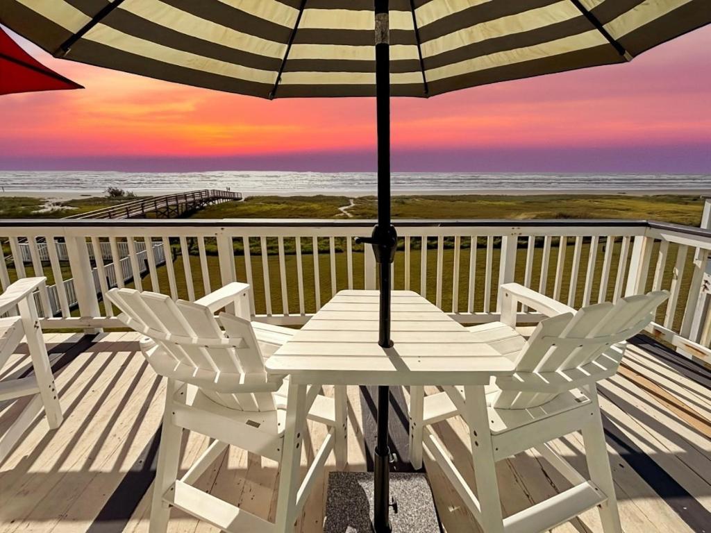 Beachfront Million Dollar Views 2 King Beds, Galveston (updated prices ...