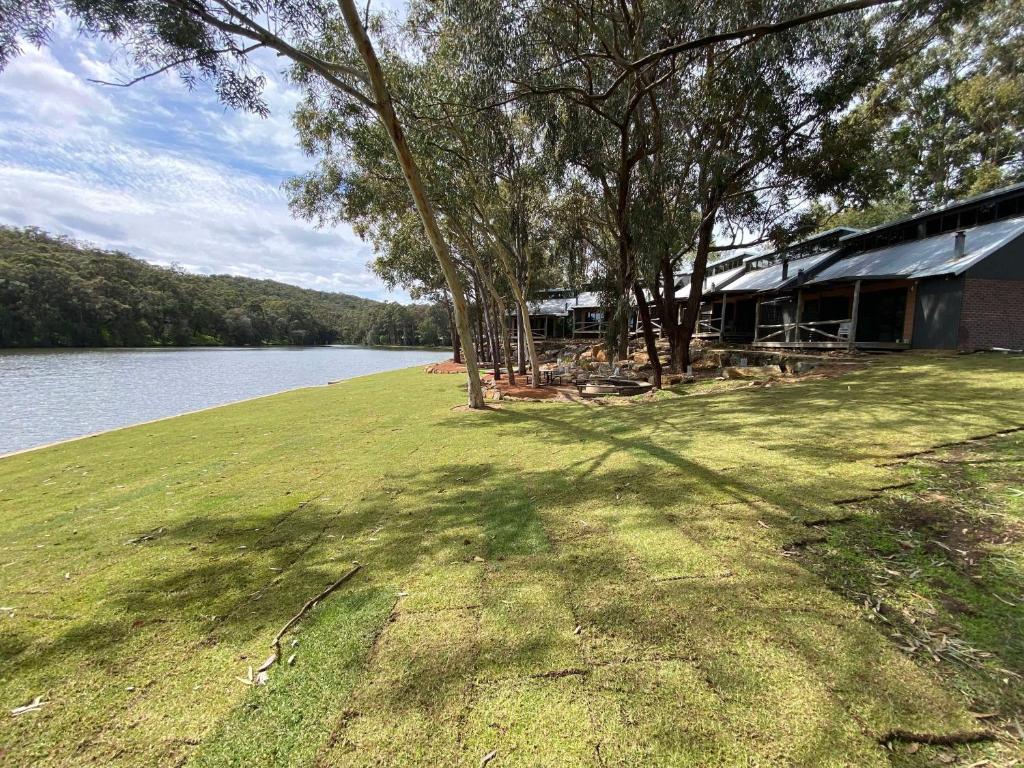 Evedon Lakeside Retreat, Burekup (updated prices 2025)