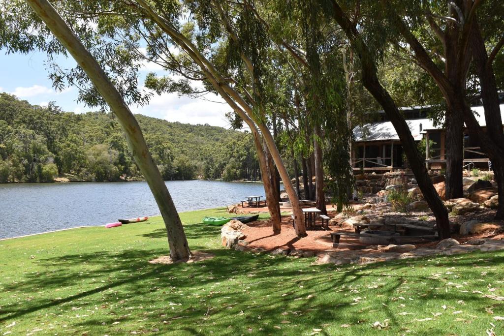 Evedon Lakeside Retreat, Burekup (updated prices 2025)