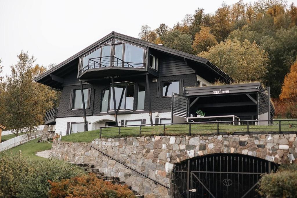 Large and lovely villa in Harstad Sentrum with sauna, hot tub and car ...