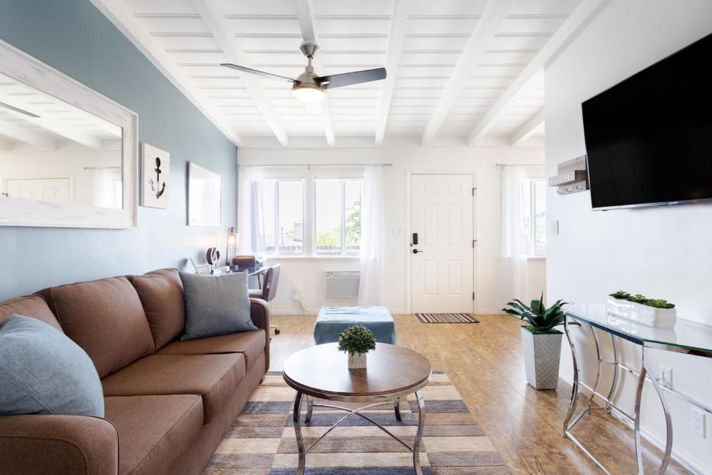 Seaside King 1bd Haven, Pets, Fast Wi-Fi Parking, San Clemente (prezzi ...
