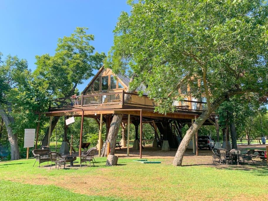 Laughing Water Treehouse, Seguin (updated prices 2025)