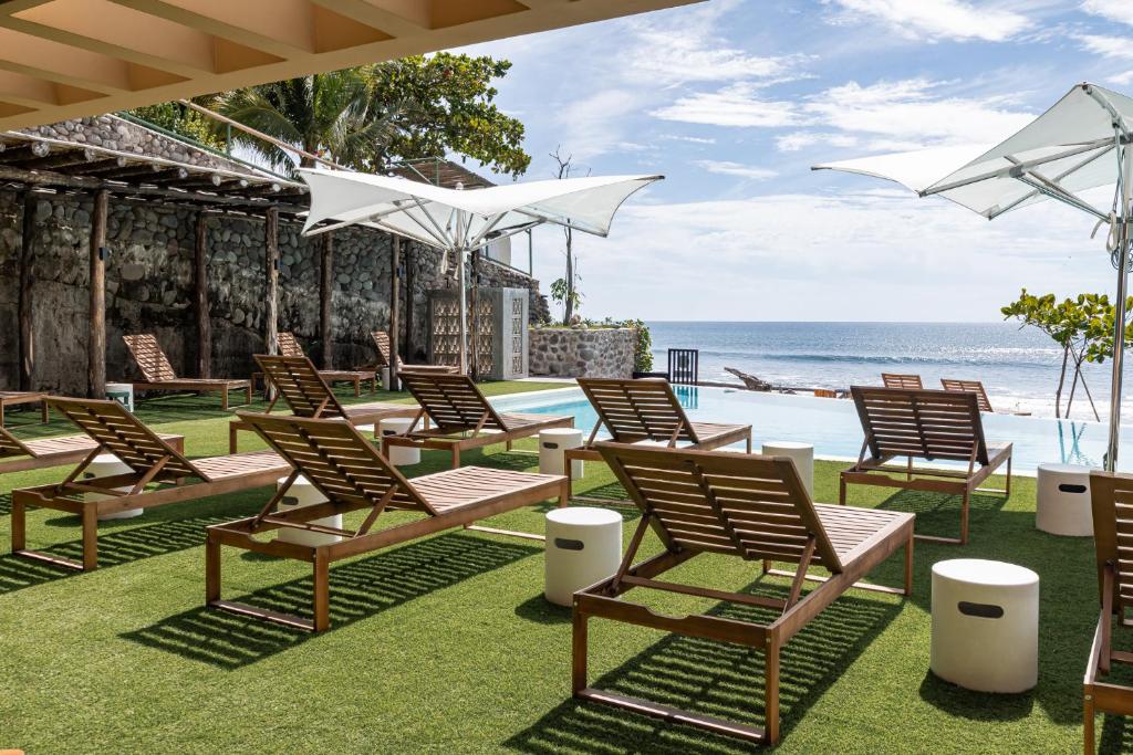 Wave House, El Zonte (precios actualizados 2026)