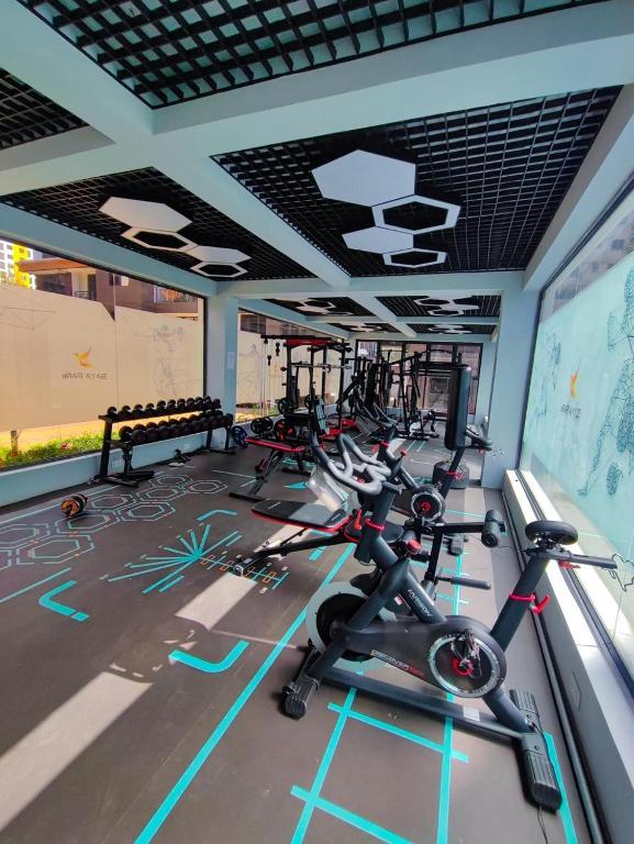 executive catchy one bedroom apartment with ample parking space heated ...