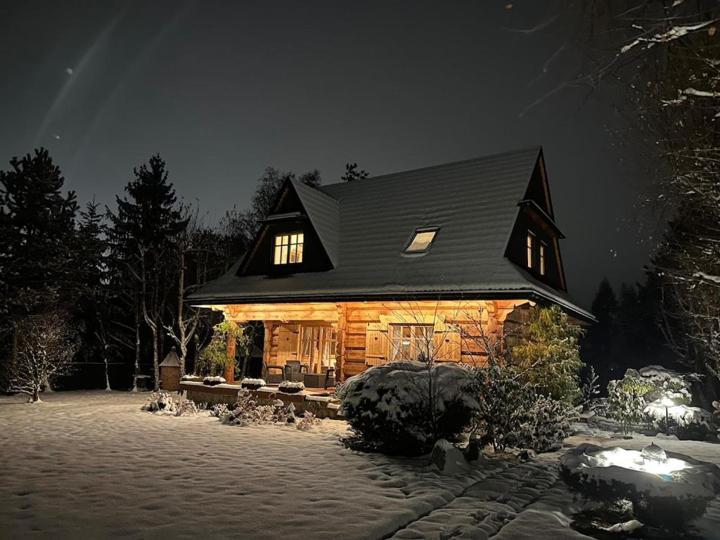 Sękata Chata - drewniany domek z jacuzzi, Osieczany (preços atualizados ...