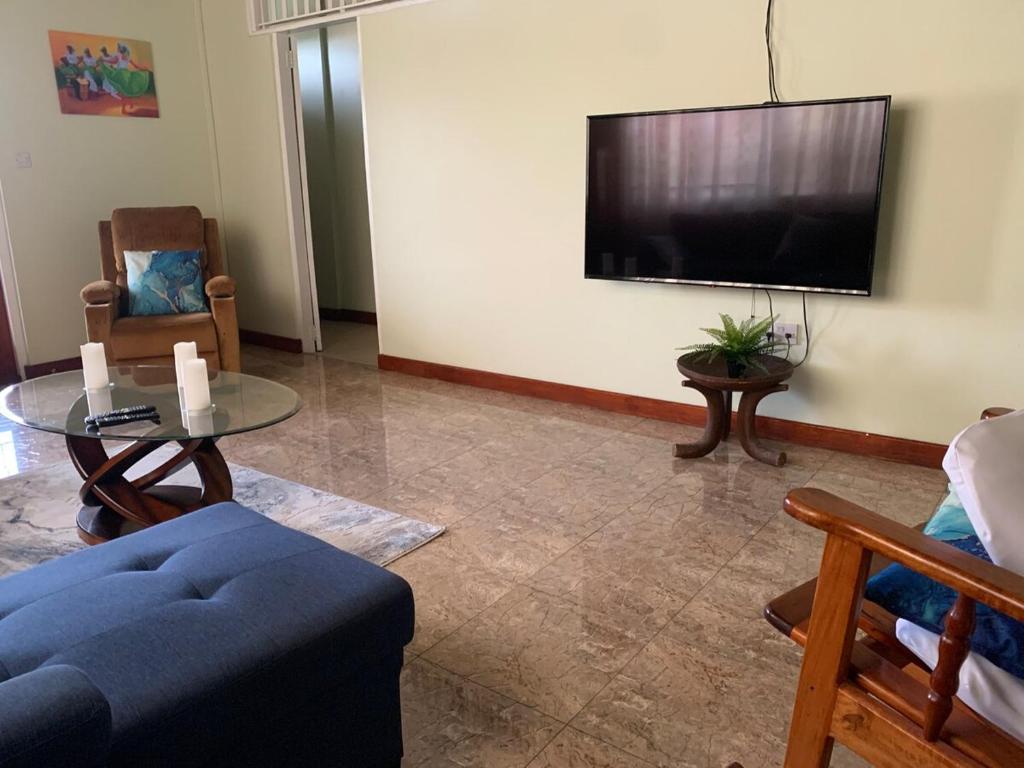 Eden Lane Bungalow, Roseau (updated prices 2026)