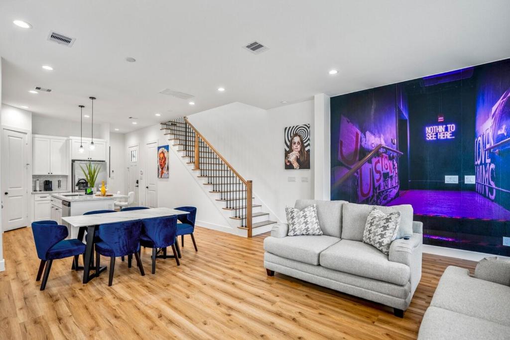 Confetti Cove, Houston Entertainment Nightlife Pad, Houston (updated ...