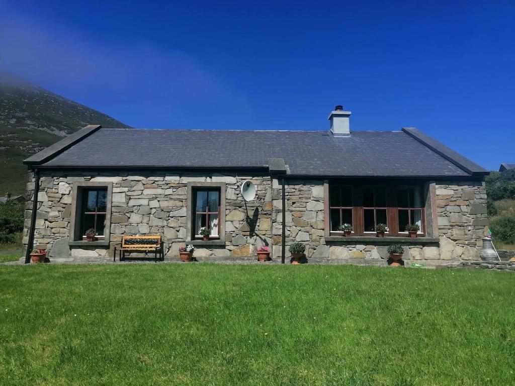 Cheerful 3 bedroom cottage with open fire, Bellanasally (updated prices ...