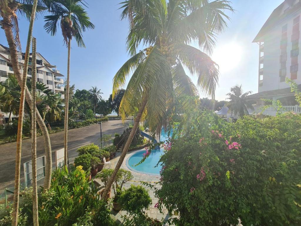 1-10pax DoorStep private beach & swimming pool, Port Dickson (updated ...