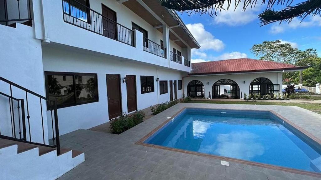 R Villas Tagaytay across Balay Dako, Kaybagal (updated prices 2025)