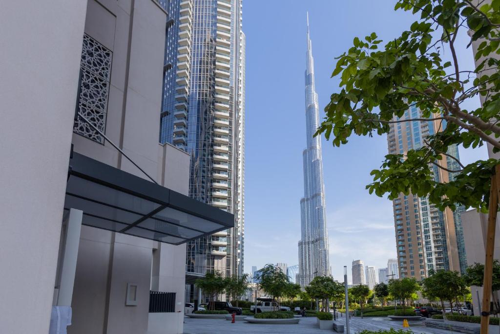 Steps to Dubai Mall & Burj, Ideal Home in Downtown, Dubai (updated ...