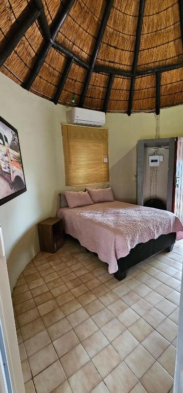 The Truck Rondawel, Marloth Park (updated prices 2026)