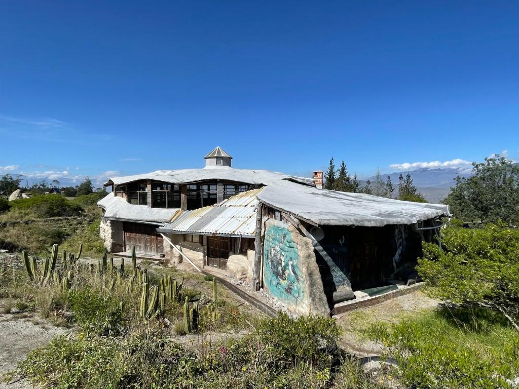 Peaceful Retreat in Nature Offgrid EcoVillage, Malchinguí (precios ...