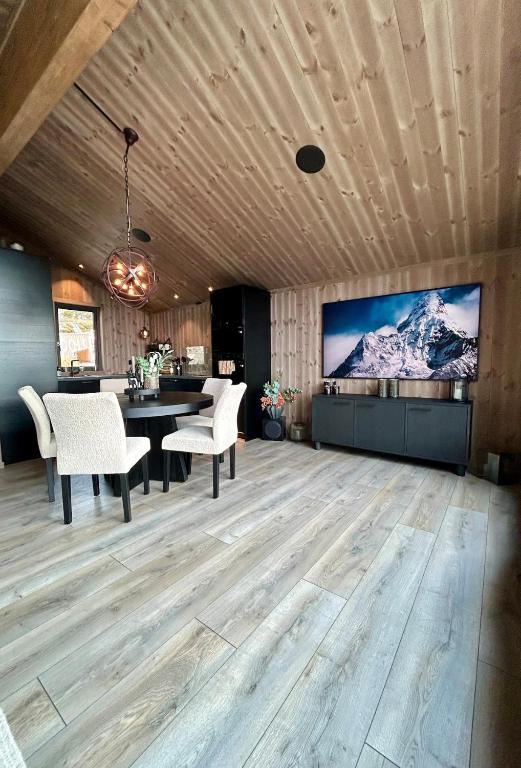 Cabin with stunning views on Norefjell near alpine and cross country ...