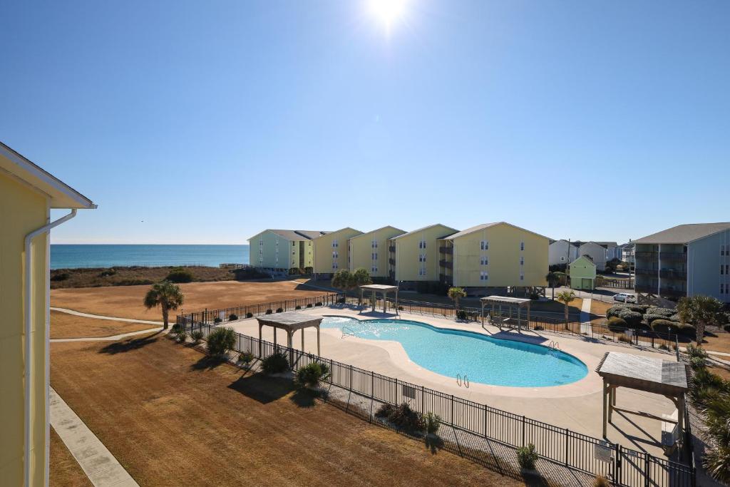 Carolina Waves - Oceanfront Relaxation and Poolside Fun in Surf City ...