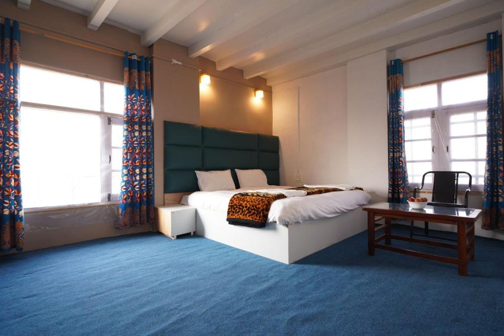 ApriQuince Lodge, Tangmarg (updated prices 2025)