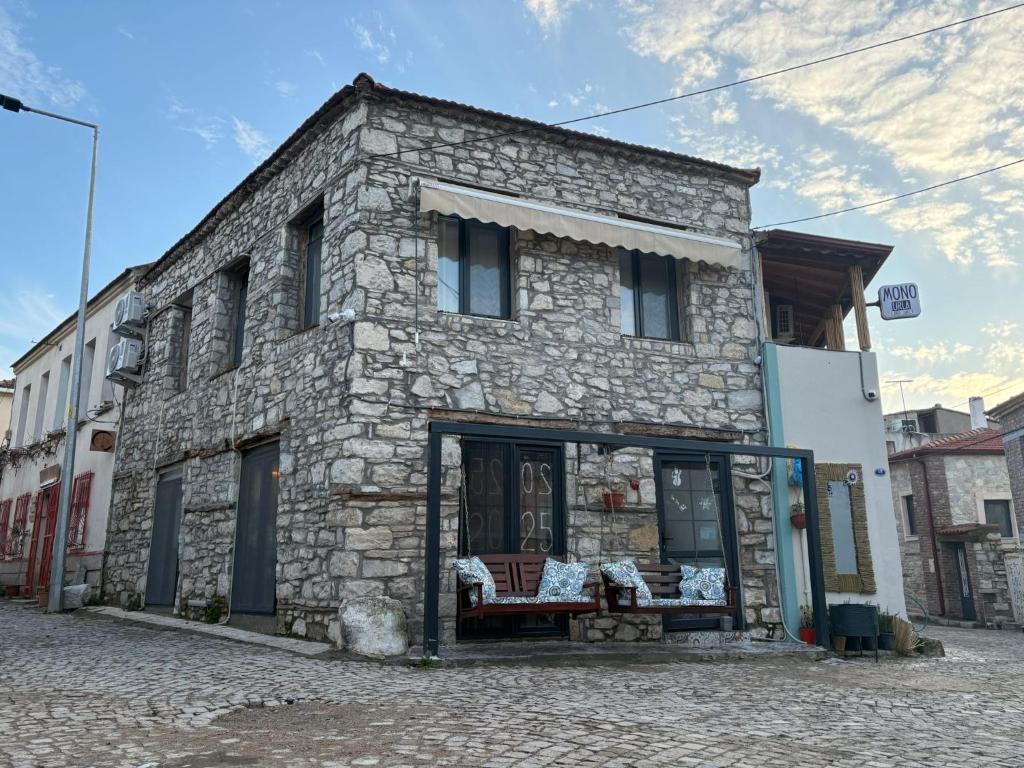 Mono Urla, Urla (updated prices 2025)