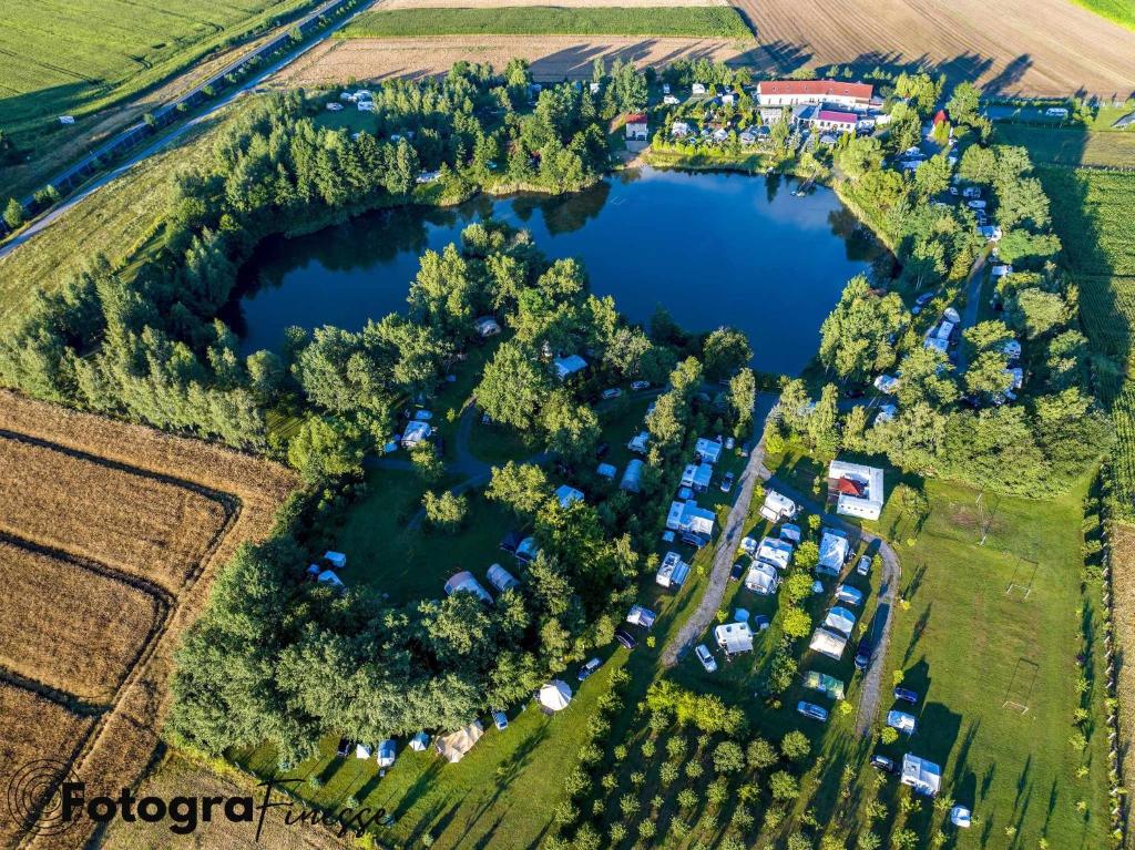Camping Forteca, parcele kempingowe nad wodą, z własnym namiotem lub ...