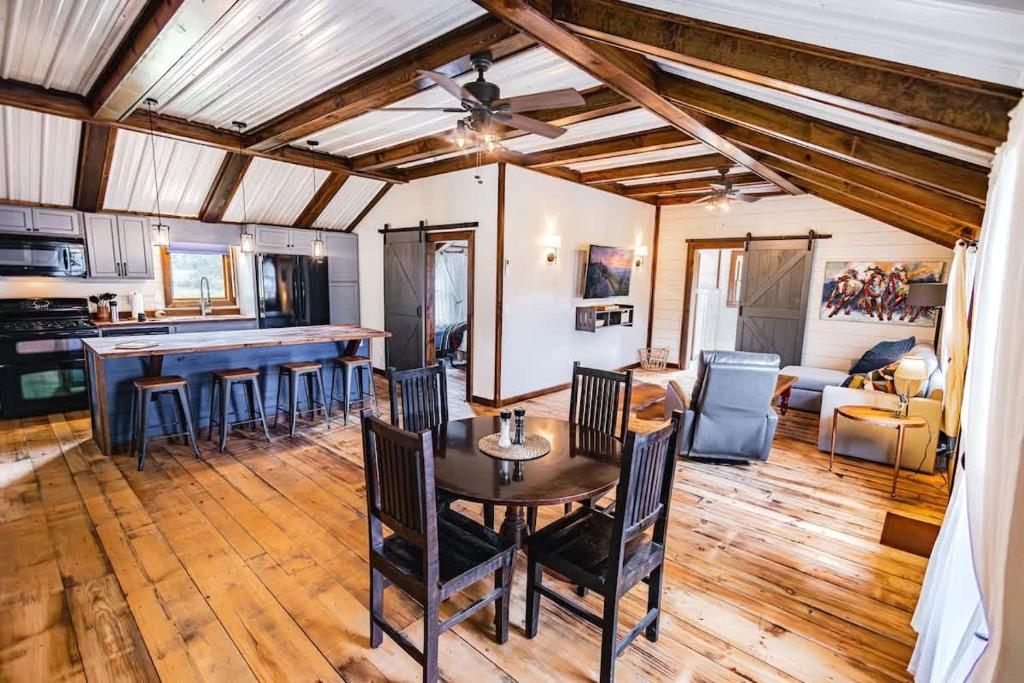 Equestrian Escape, Blue Ridge (updated prices 2025)