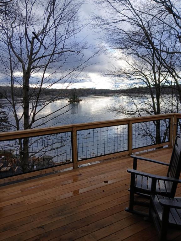 Mountain Lake Retreat, Clifton (updated prices 2026)
