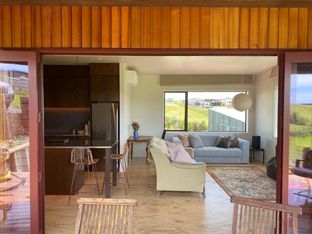 Te Whare Whero, Raglan (updated prices 2026)