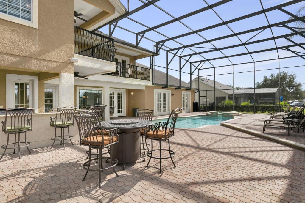 5 Star Mansion with Private Pool on Formosa Gardens Orlando Manion 5075 ...