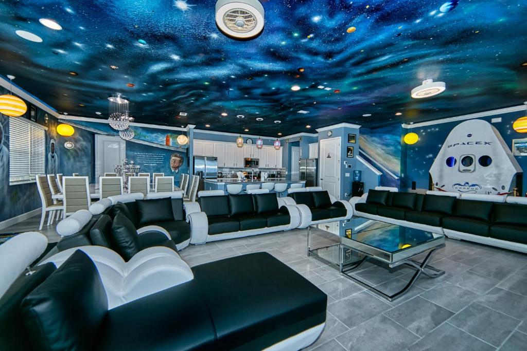 5 Star Mansion with Private Pool on Veranda Palms Orlando Mansion 5377 ...
