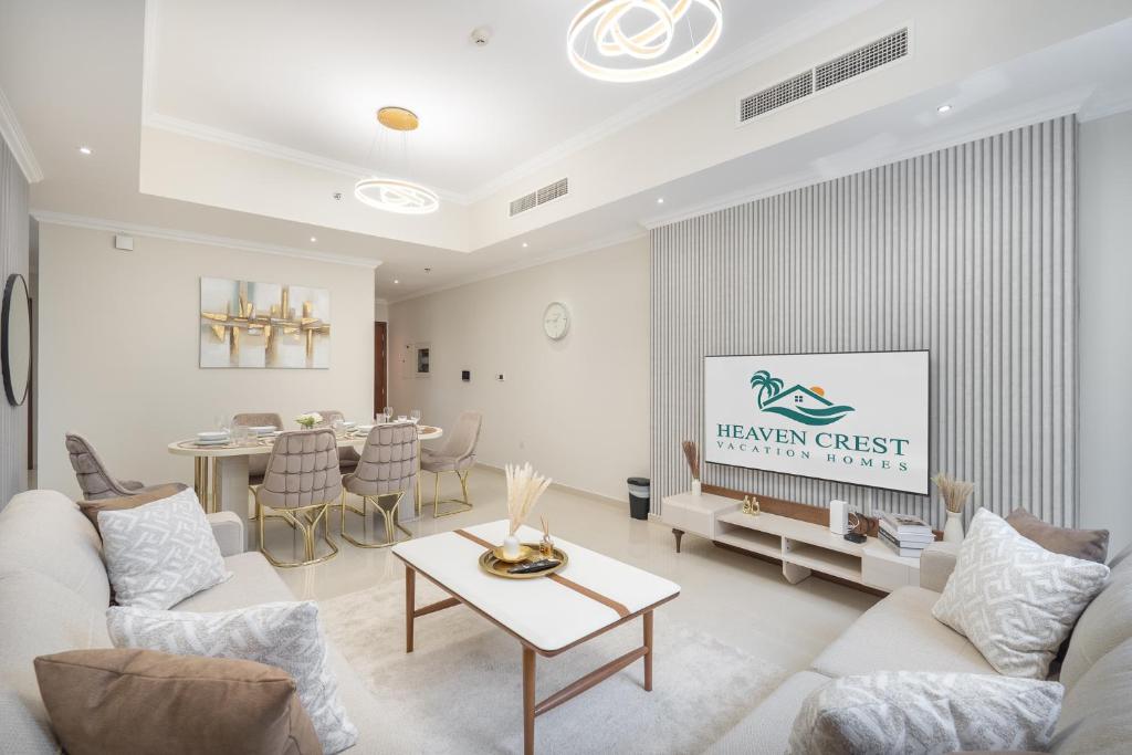 Heaven Crest Vacation Homes Downtown - 3 Bedroom Suites 2 minute walk ...