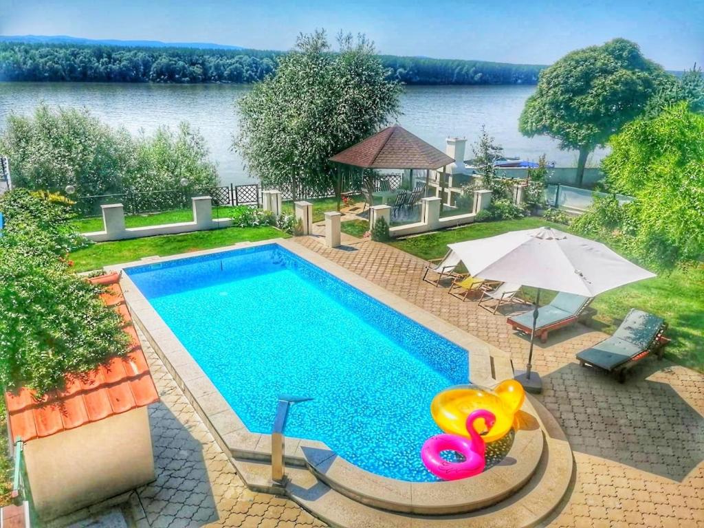 Stunning Danube Villa, Novi Sad (updated prices 2025)