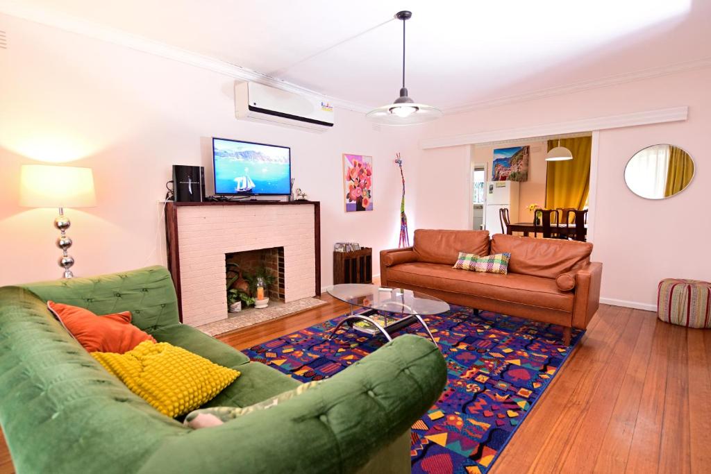 Two Pines, whole home in Tullamarine near airport!, Melbourne (updated ...