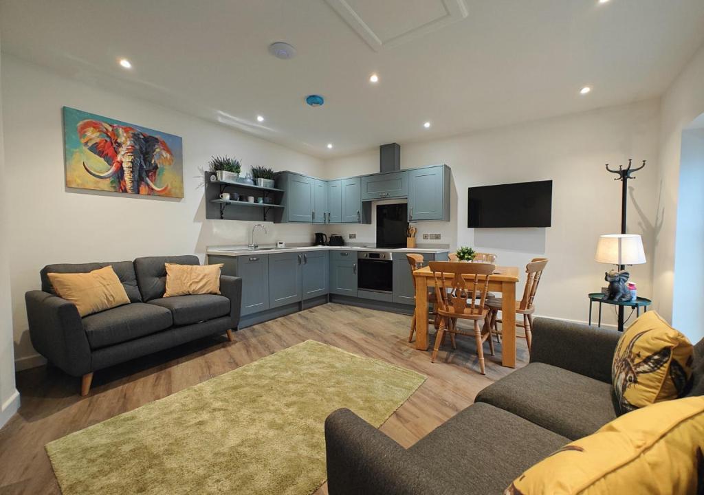 Chaff House - Orange Elephant, Alphington (updated prices 2026)