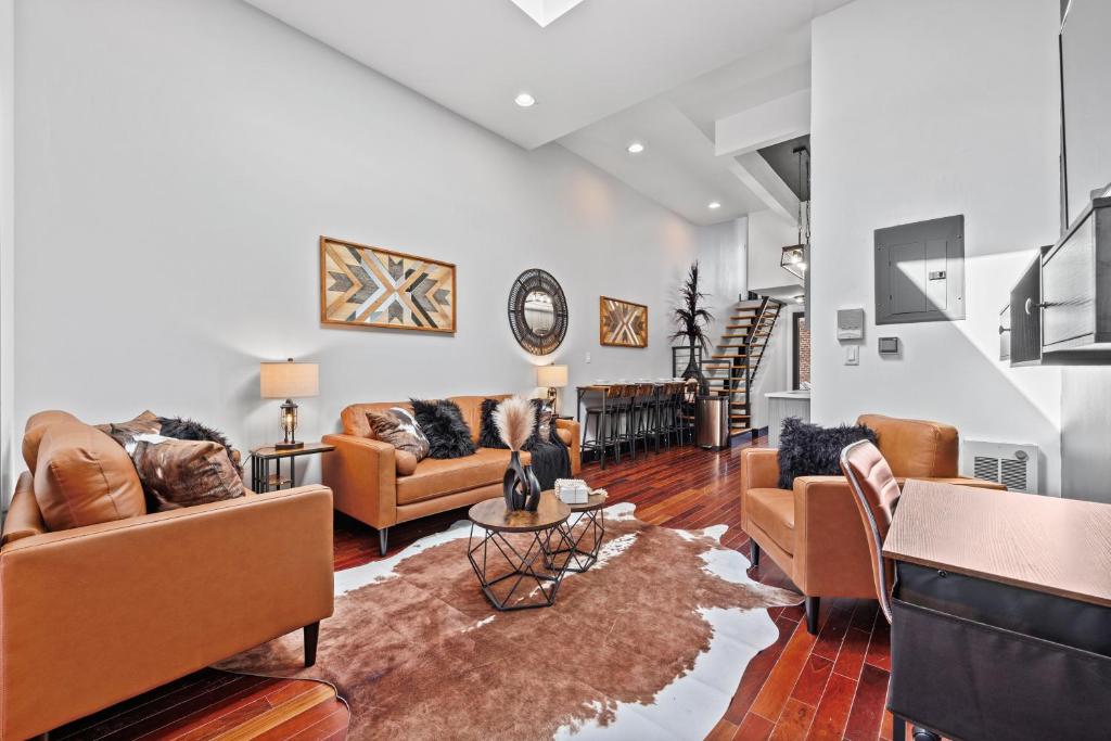 Rustic Chic 4BR for Groups - Bushwick's Finest Stay, Brooklyn (updated ...