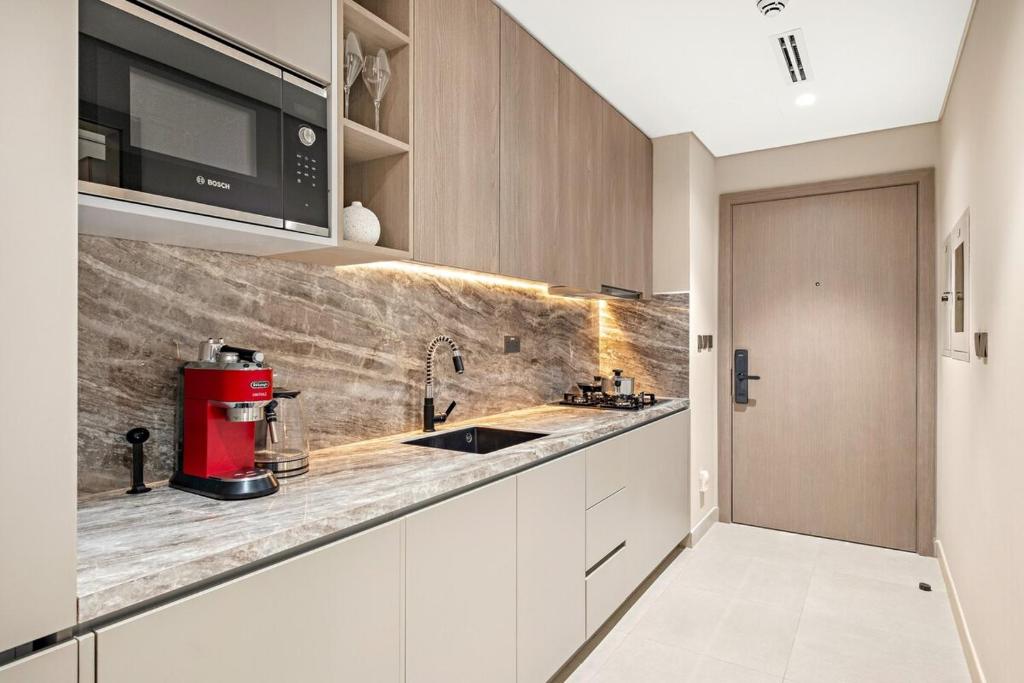 FIRST CLASS Studio Stylish Living, Dubai (updated prices 2026)