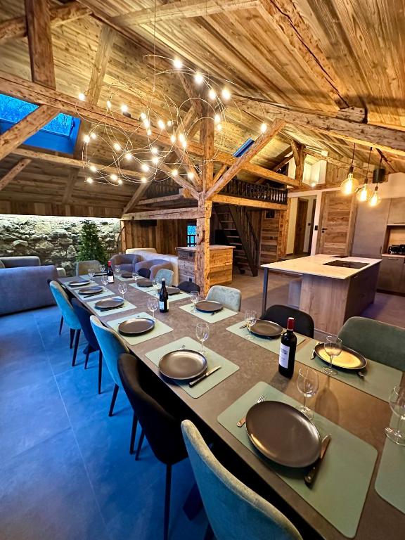 Chalet Jean (Coeur de Morzine) Jacuzzi & Sauna, Morzine (updated prices ...