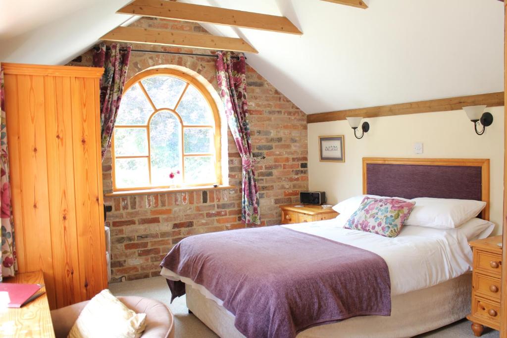 Woodman's Farm, Norwich (updated prices 2025)