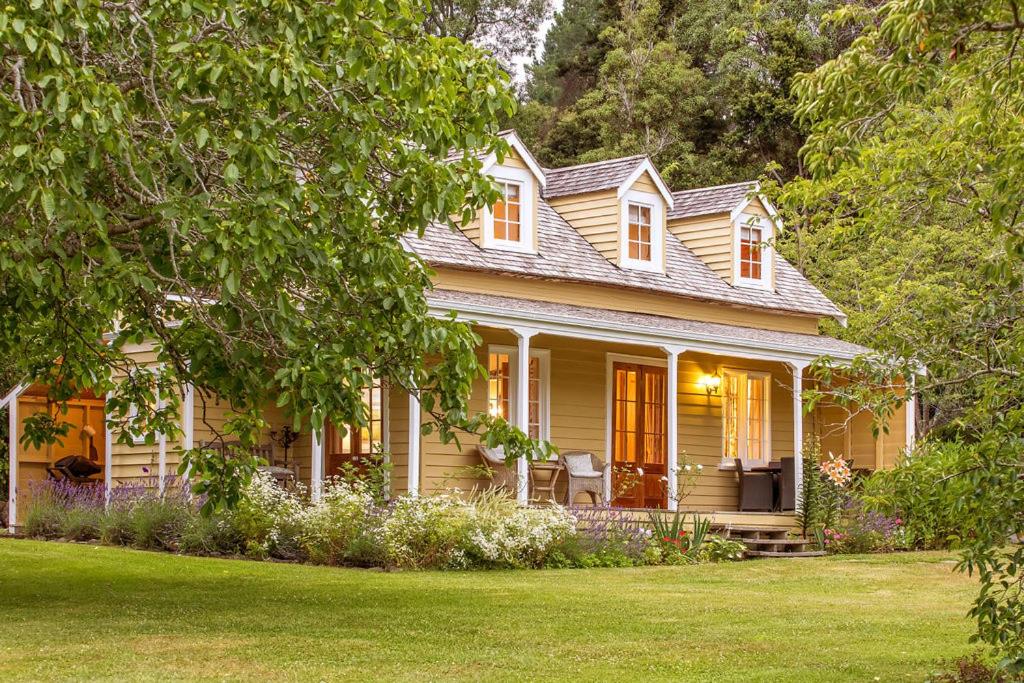 Mill Cottage with Spa Pool & Sauna, Akaroa (updated prices 2026)